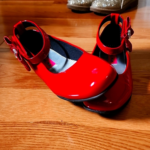 Rachel Shoes | Shoes | Big Girls Rachel Shoes Size 4 With Red Bow ...
